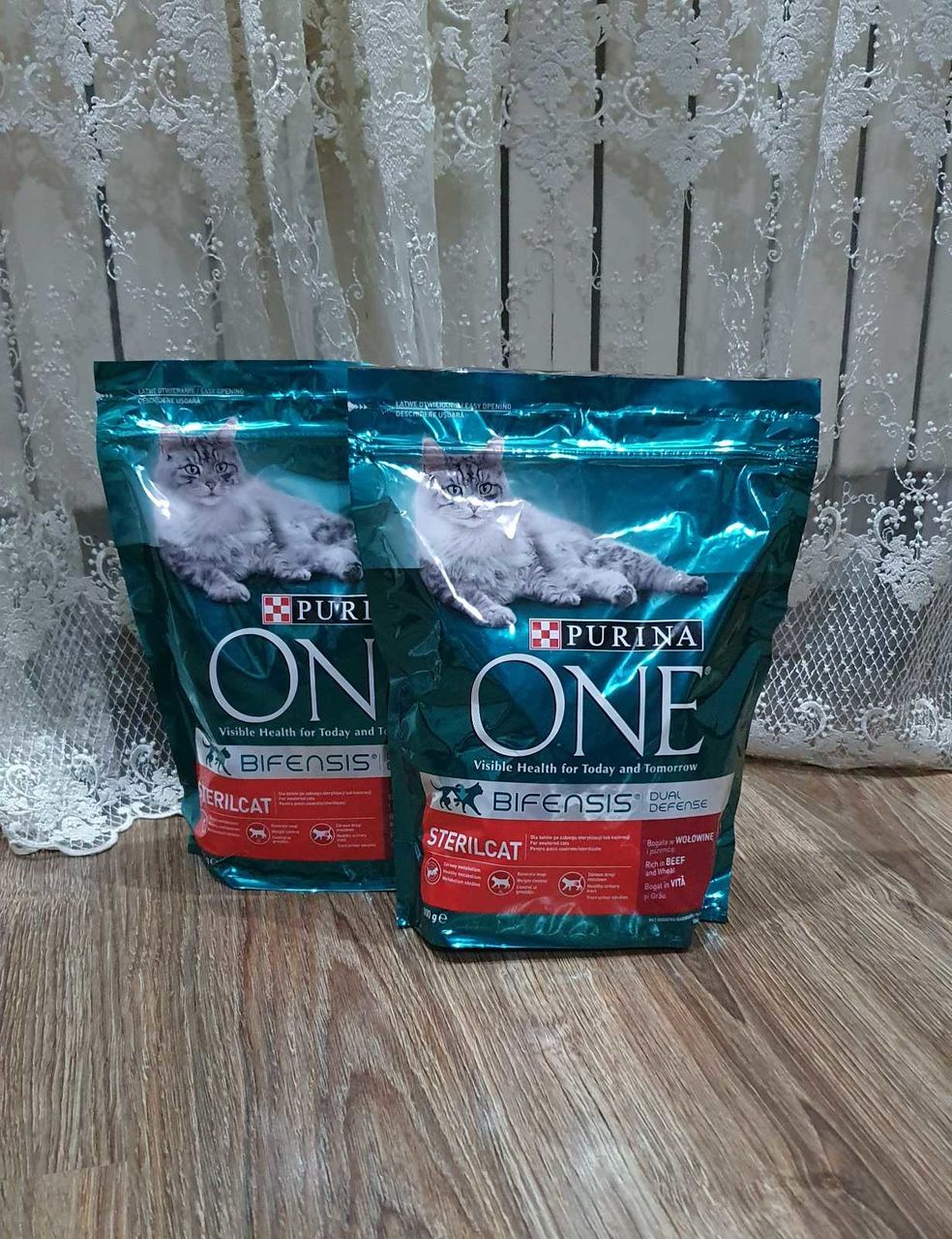 Продам 2 пачки корма для кошек "Purina One"