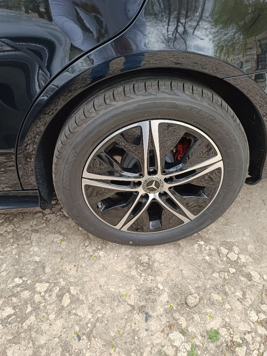 Vind complet de discuri cu anvelope la Mercedes