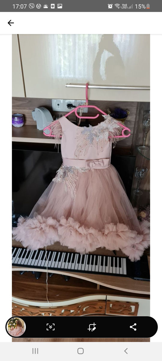 Платье нарядное на девочку 4-5 лет