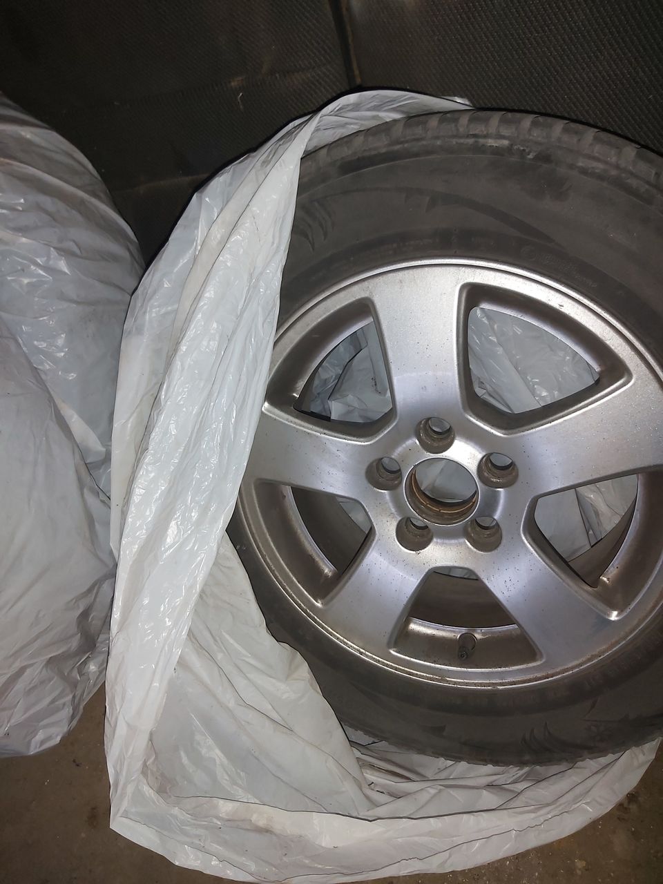 Продам диски с резиной 5*108 r15