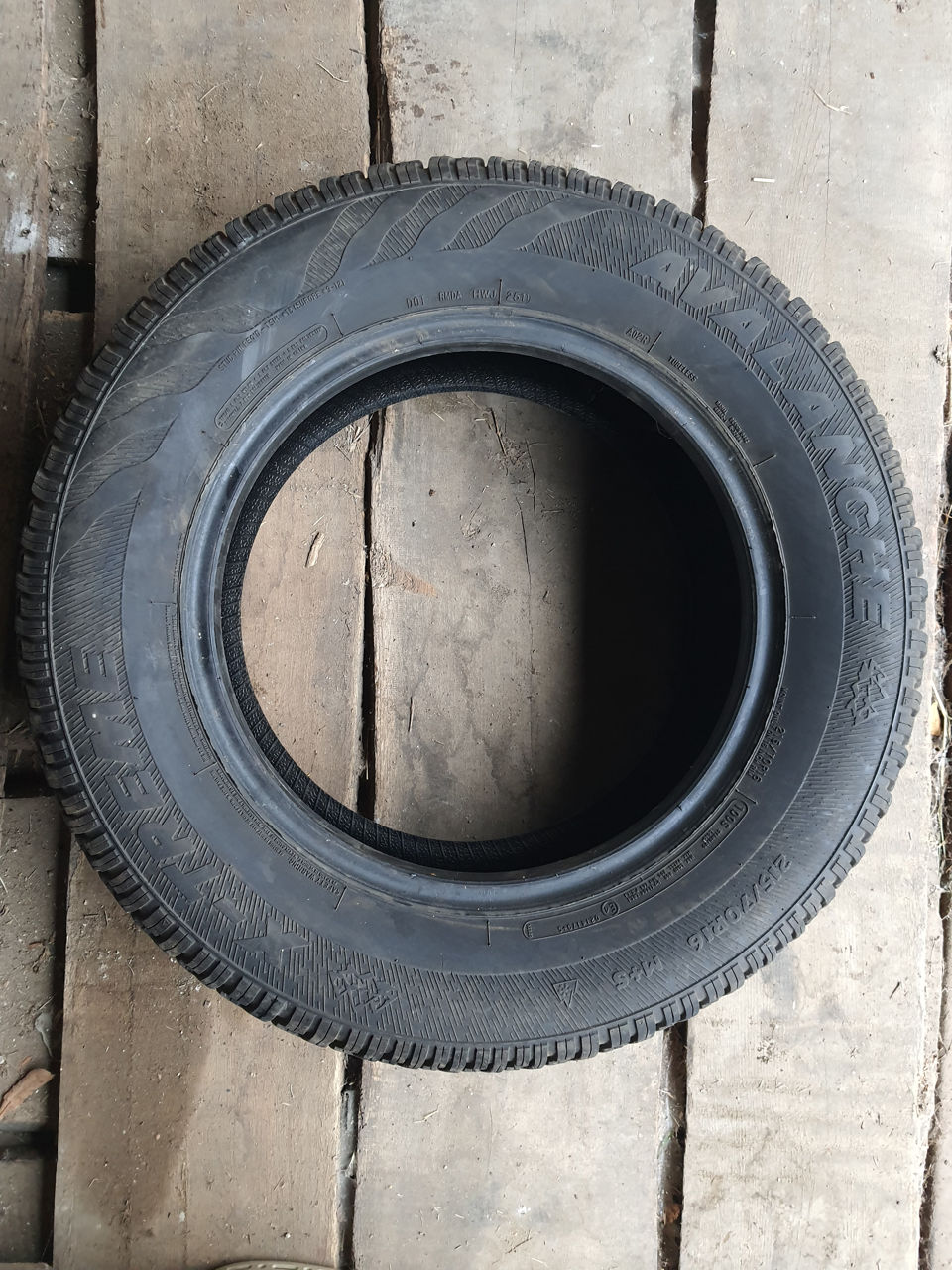215/70 R16
