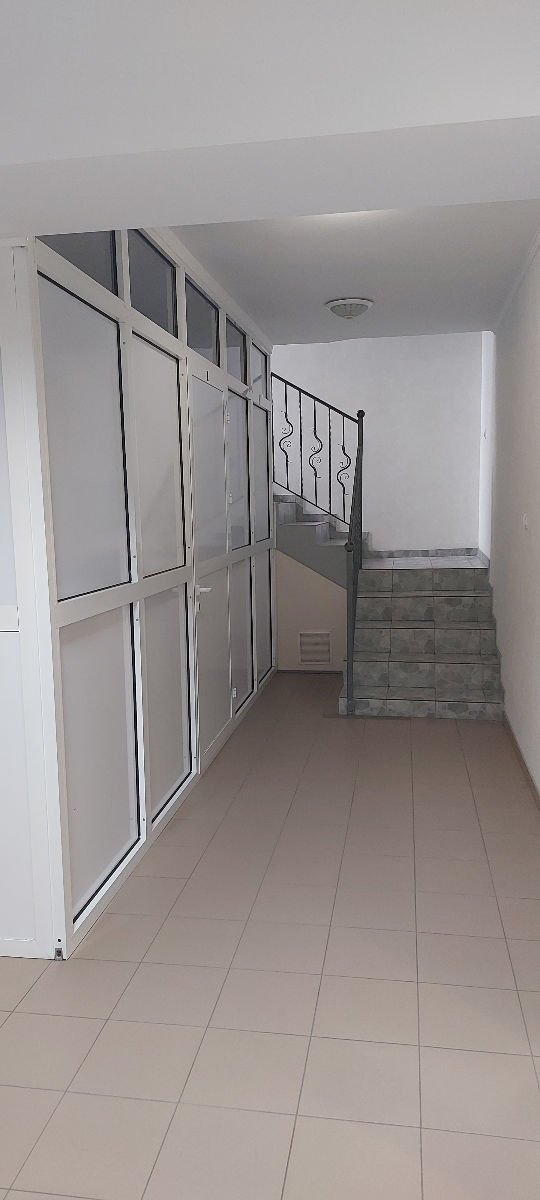 Oficiu in chirie 20 mp ! Buiucani ! Prima linie, str.Alba Iulia 148/3