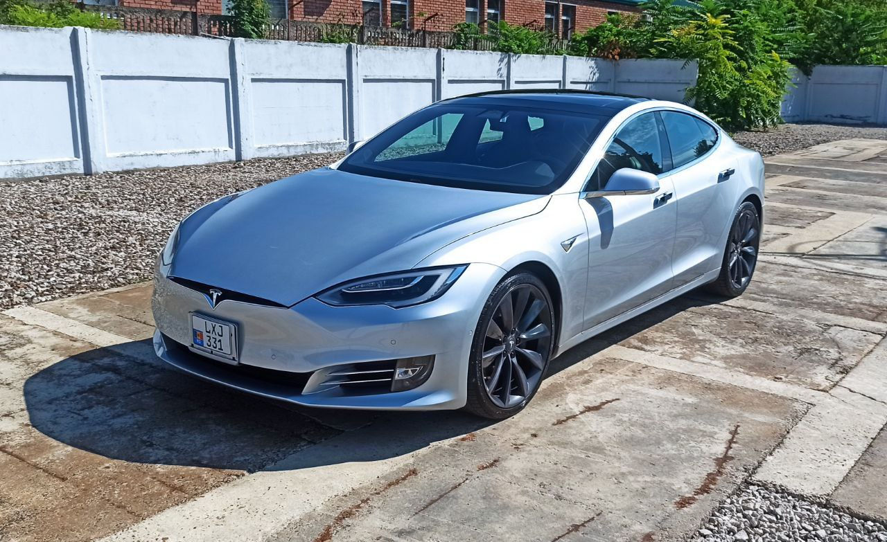 Tesla Model S