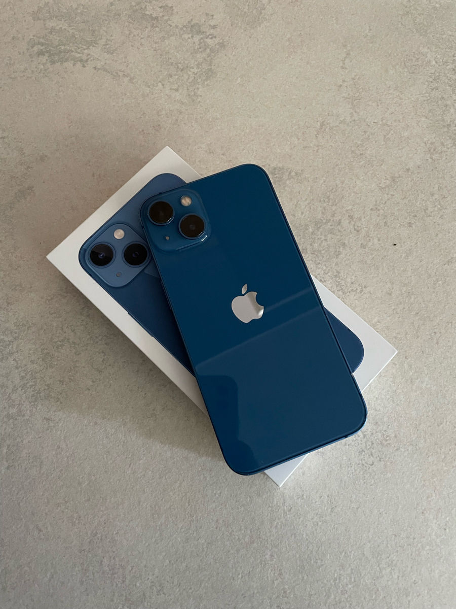 iPhone 13 Blue