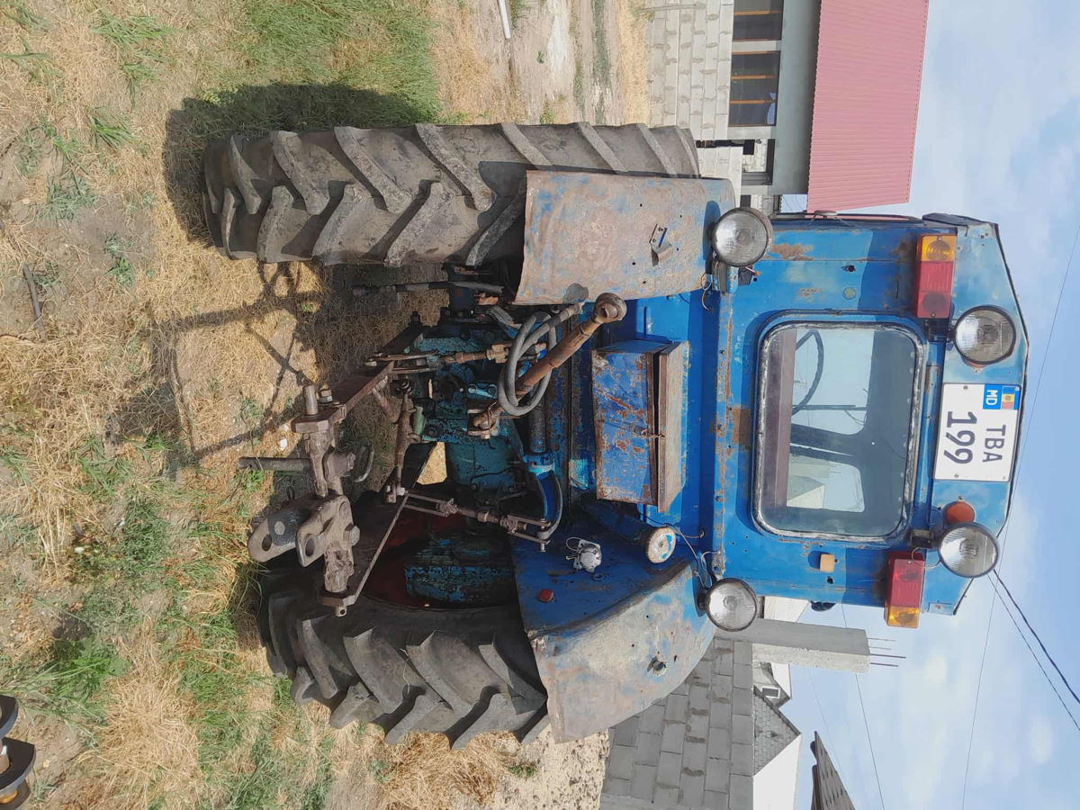 Vînd tractor t40