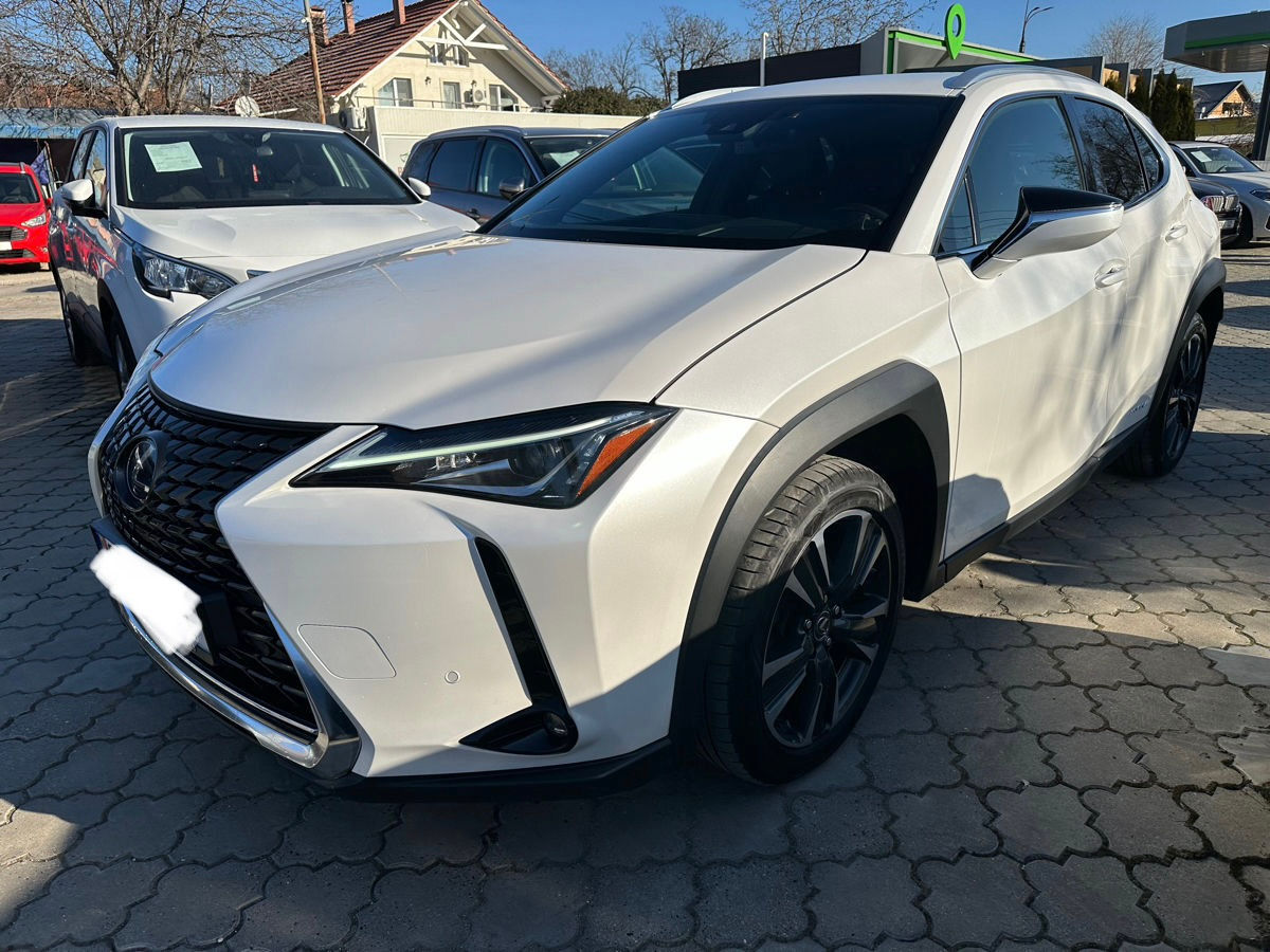 Lexus UX an. 2020 cu rulaj 163000 km, Hybrid, 19900