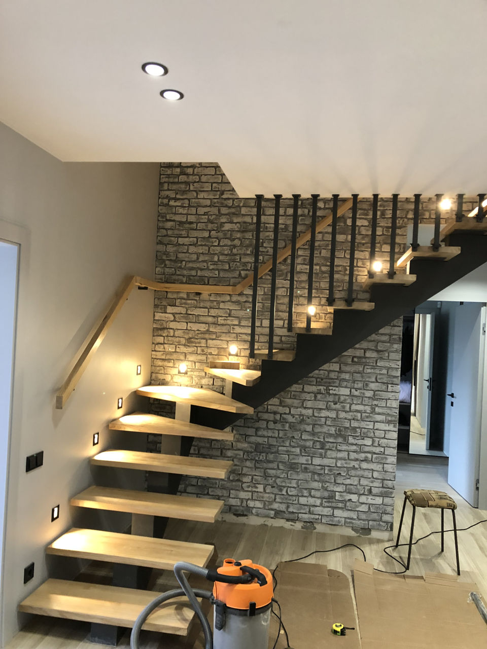 Scari metalice de interior