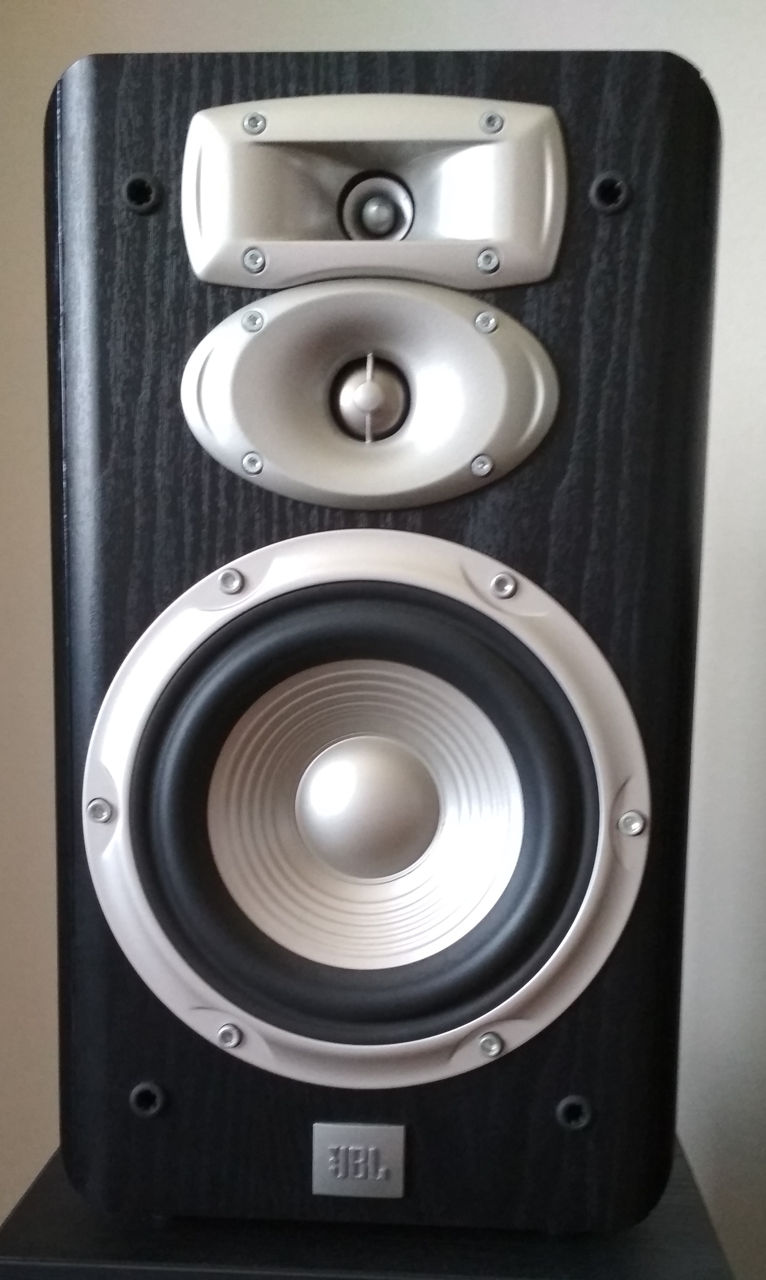 boxe JBL studio L830