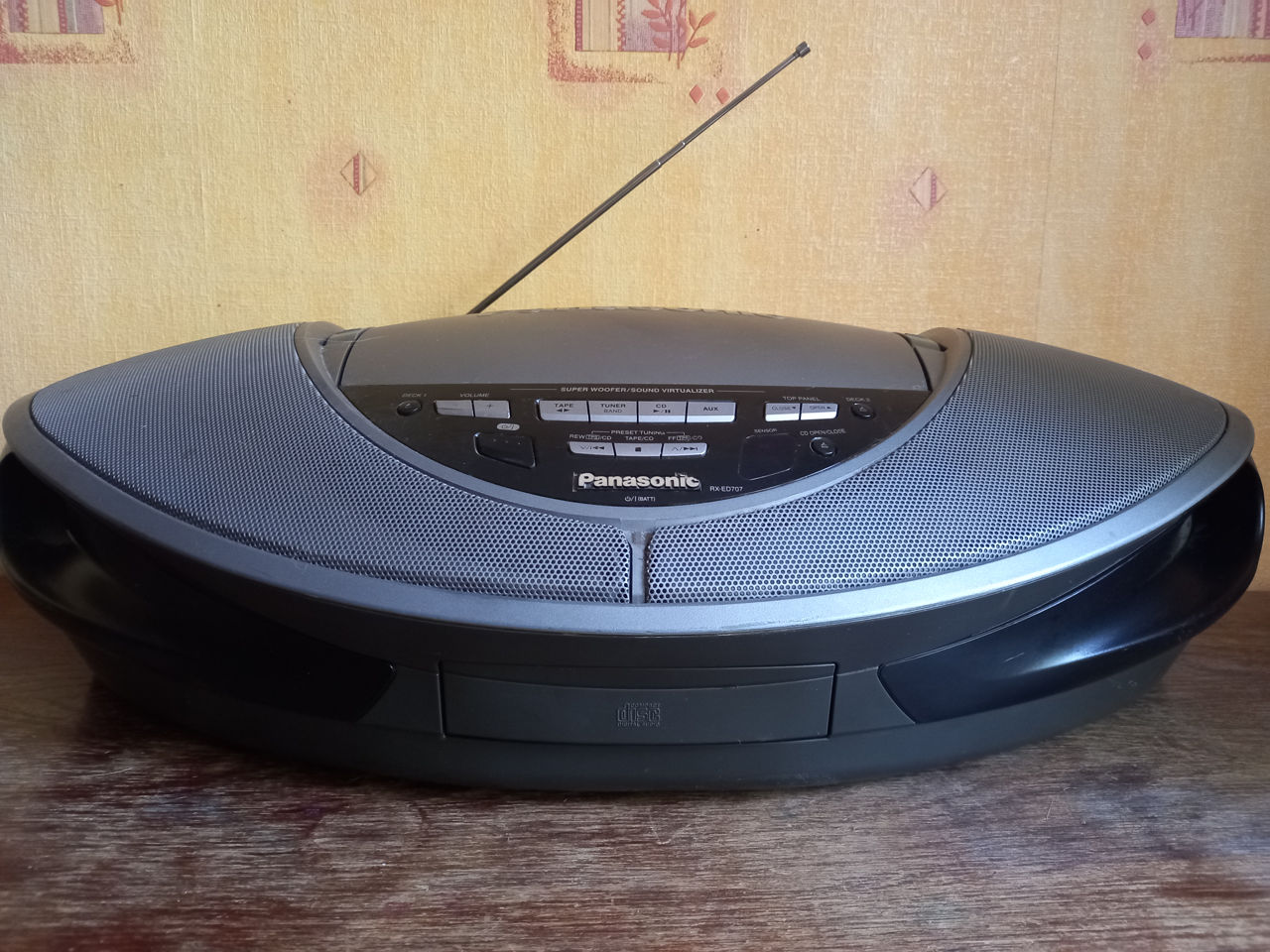 Магнитолы: Panasonic, Lasonic