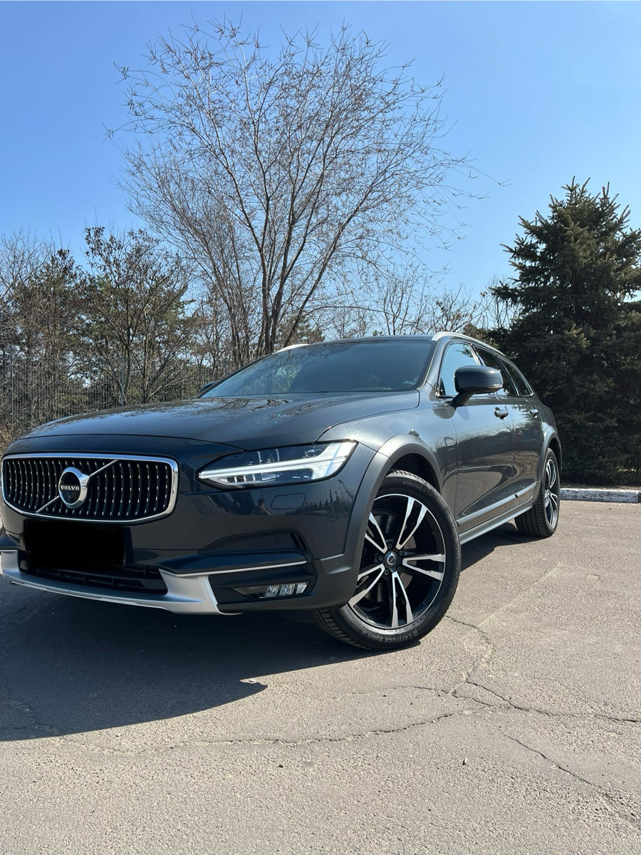 Volvo V90 Cross Country an. 2018 cu rulaj 180 km, Diesel, 34000