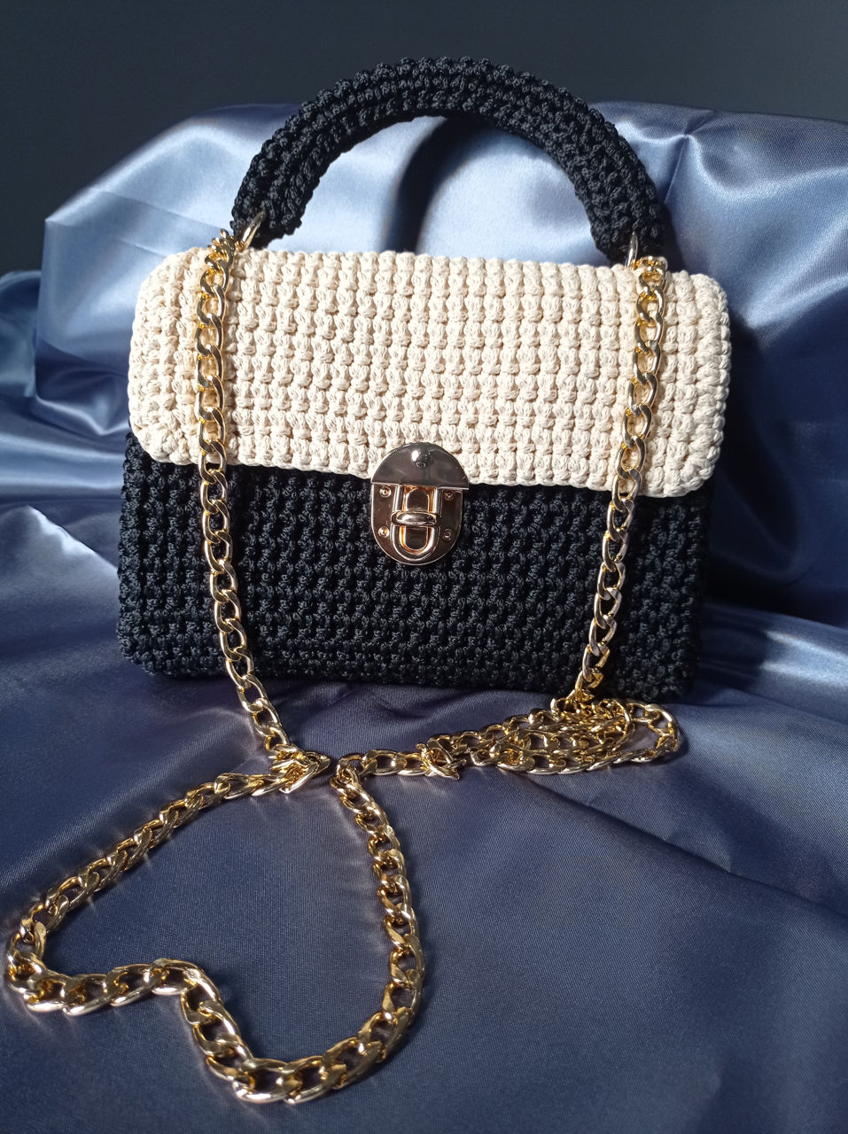 Genți crosetate manual