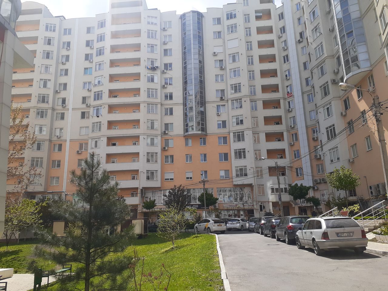 Se da apartament pe timp scurt