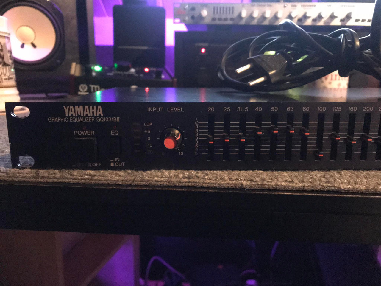 Графический эквалайзер Yamaha EQ GQ 1031B