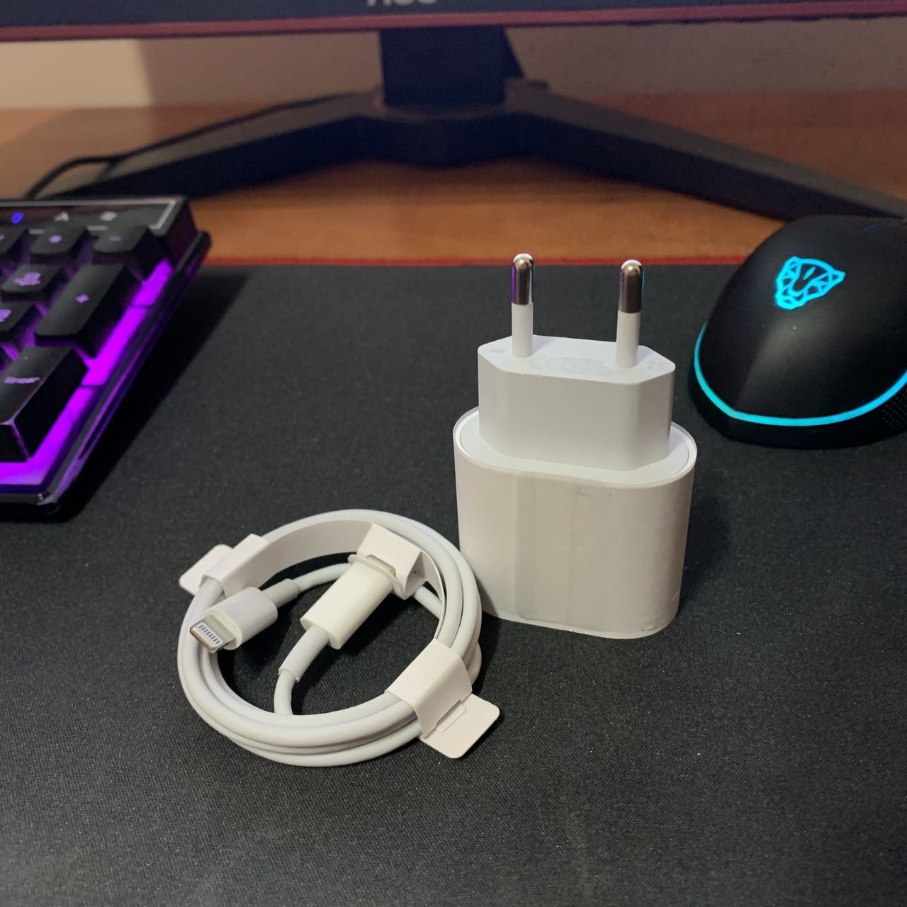 Apple 20W USB-C Power Adapter