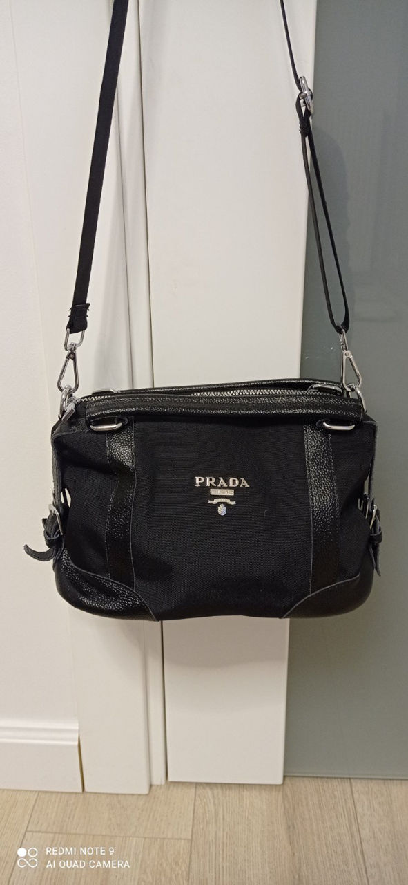 Geanta noua Prada