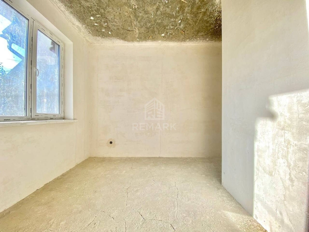 Casa cu 2 nivele+ mansarda+ beci, incapere auxiliara (Chisinau)