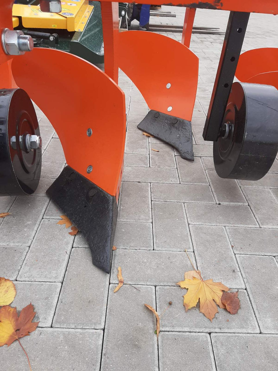 Plug pentru minitractoare