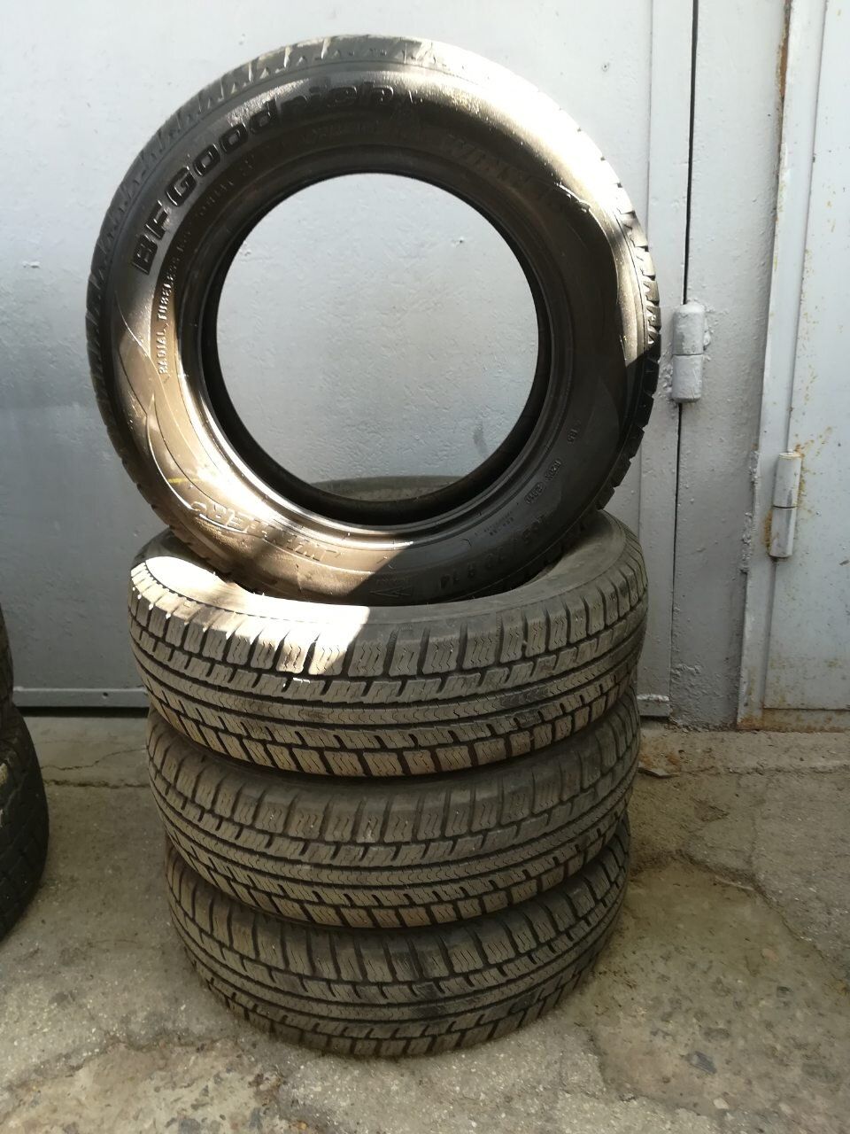 Продам хорошую зимнюю резину BFGoodrich 165/70/R14!