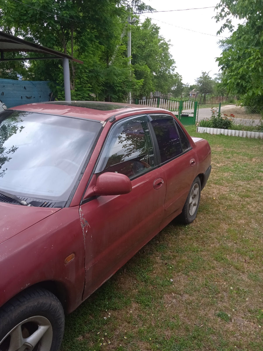Mitsubishi Lancer an. 1994 cu rulaj 3000000 km, Benzină, 750