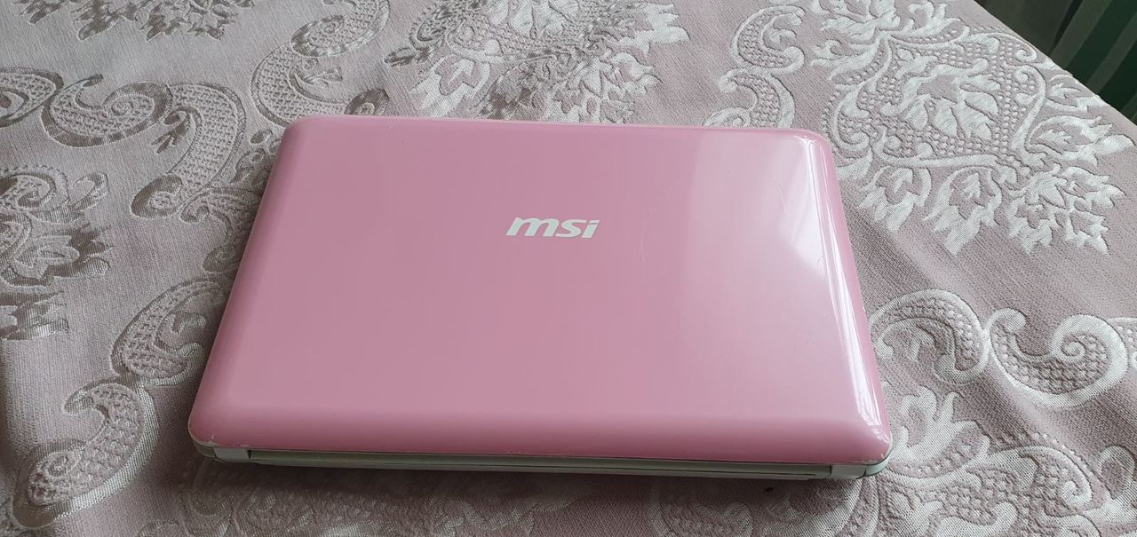 Netbook MSI U100. Doar 1000 lei