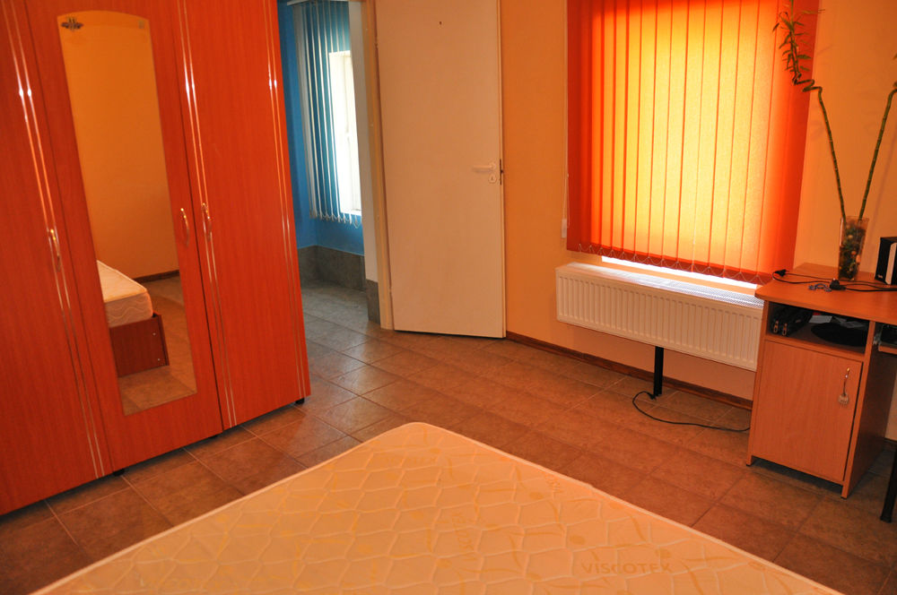 Chirie. 4 camere. Studenti straini. Centru.