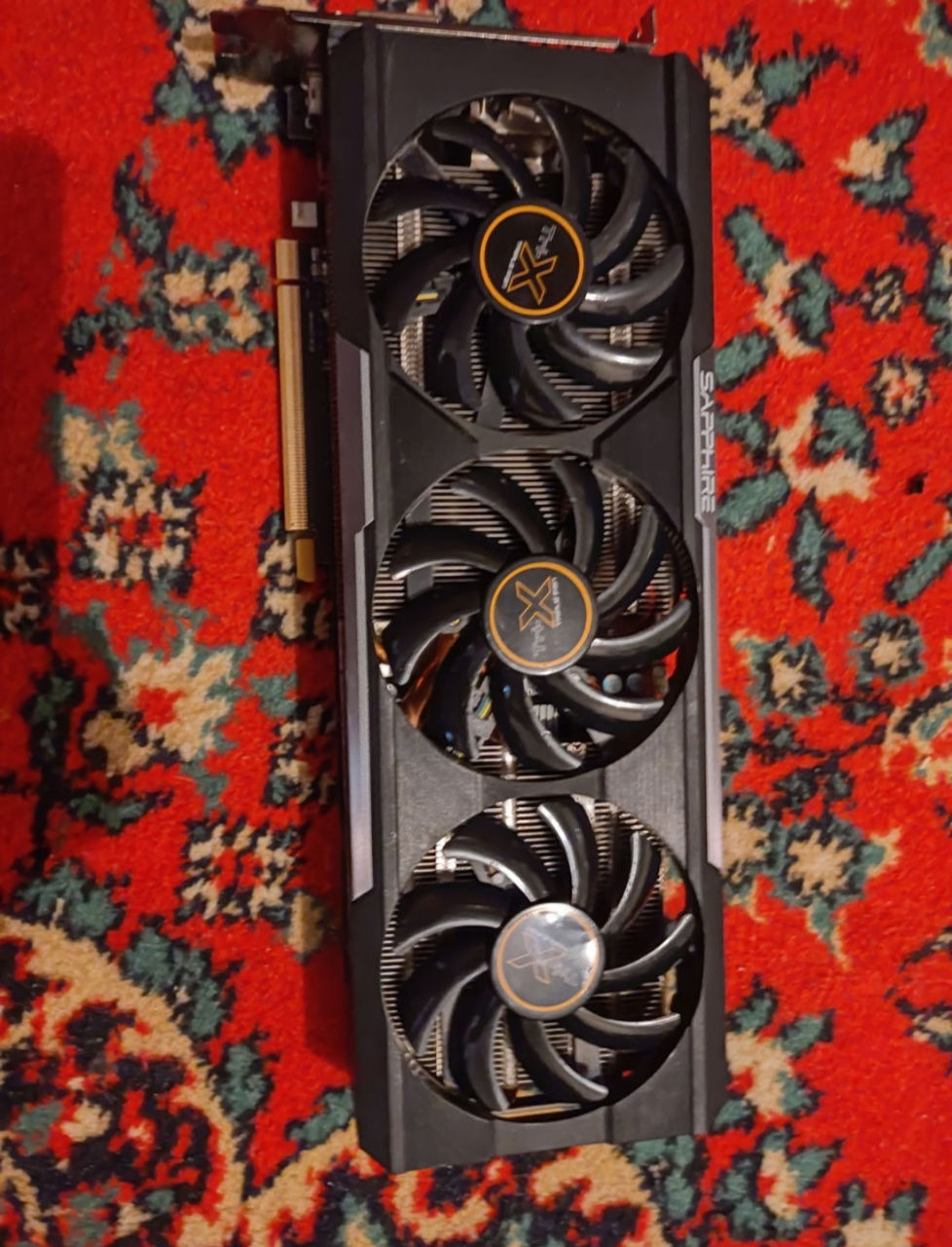 Продаю sapphire radeon r9 390