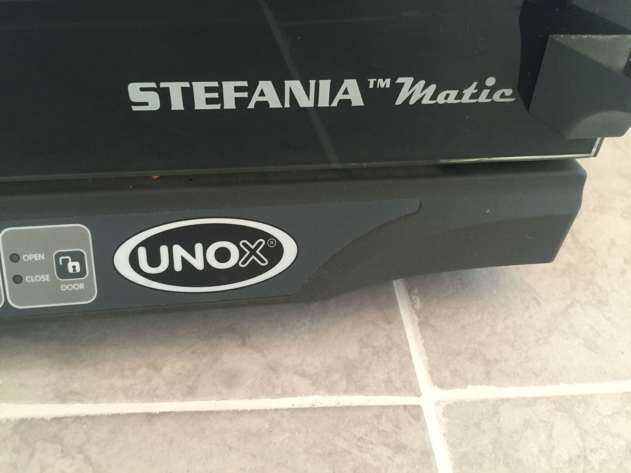 Unox Stefania печь с пароувлажнением . Cuptor cu convecție Unox.