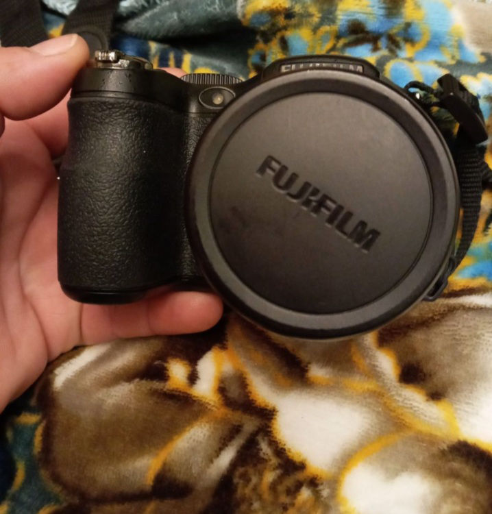 FUJIFILM Finepix S1800
