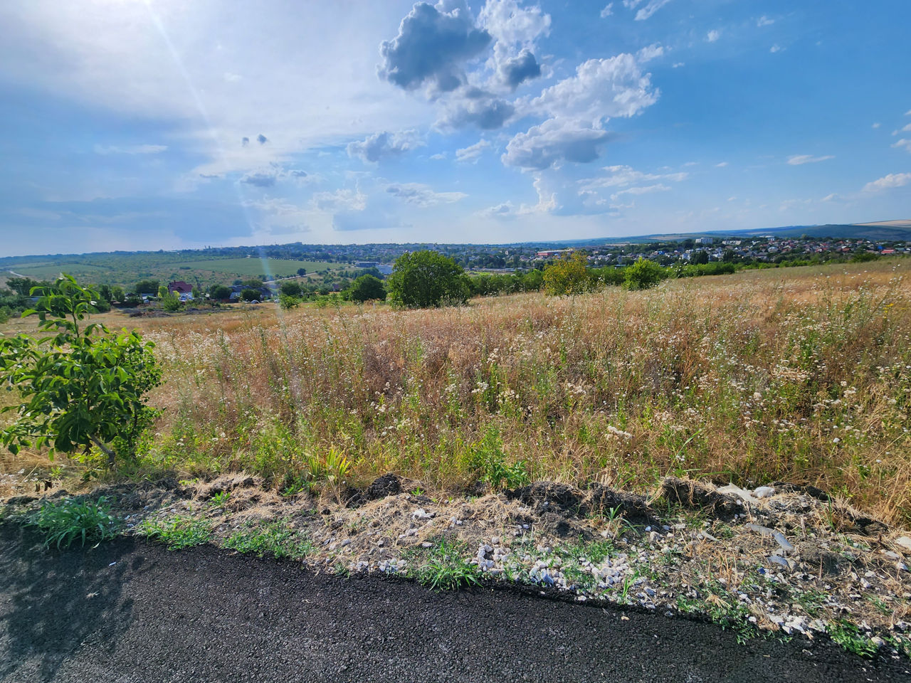Se vinde teren destinația gradina in s. Goianul Nou, str. Donici, drum asfaltat pina la teren