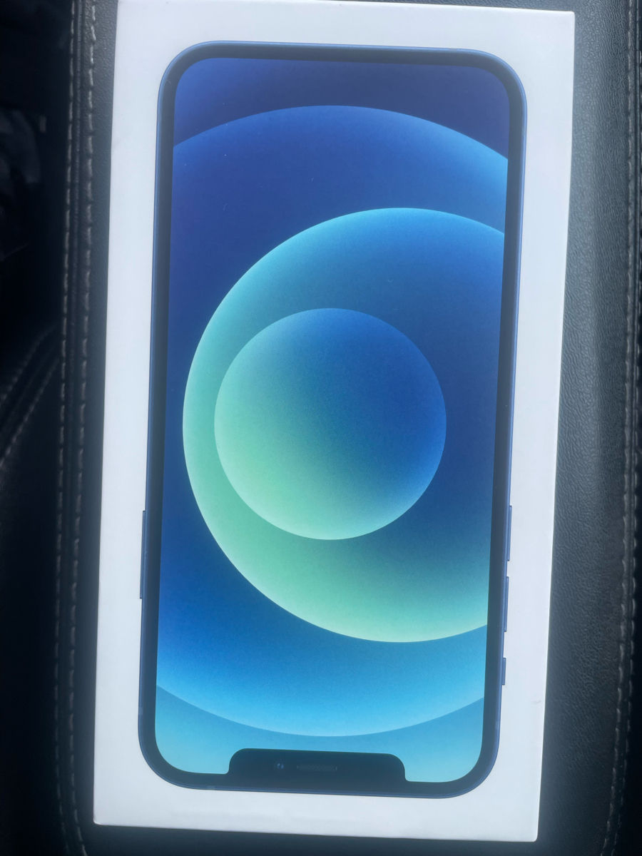 Vind Iphone 12, stare noua