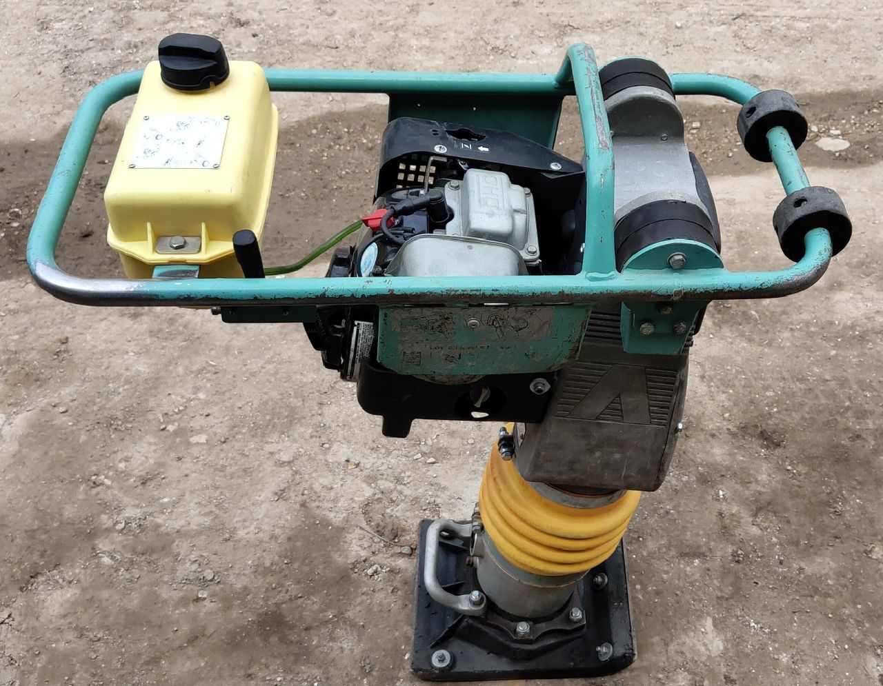 Mai compactor Ammann AVS 68-4 - Трамбовка Ammann AVS 68-4
