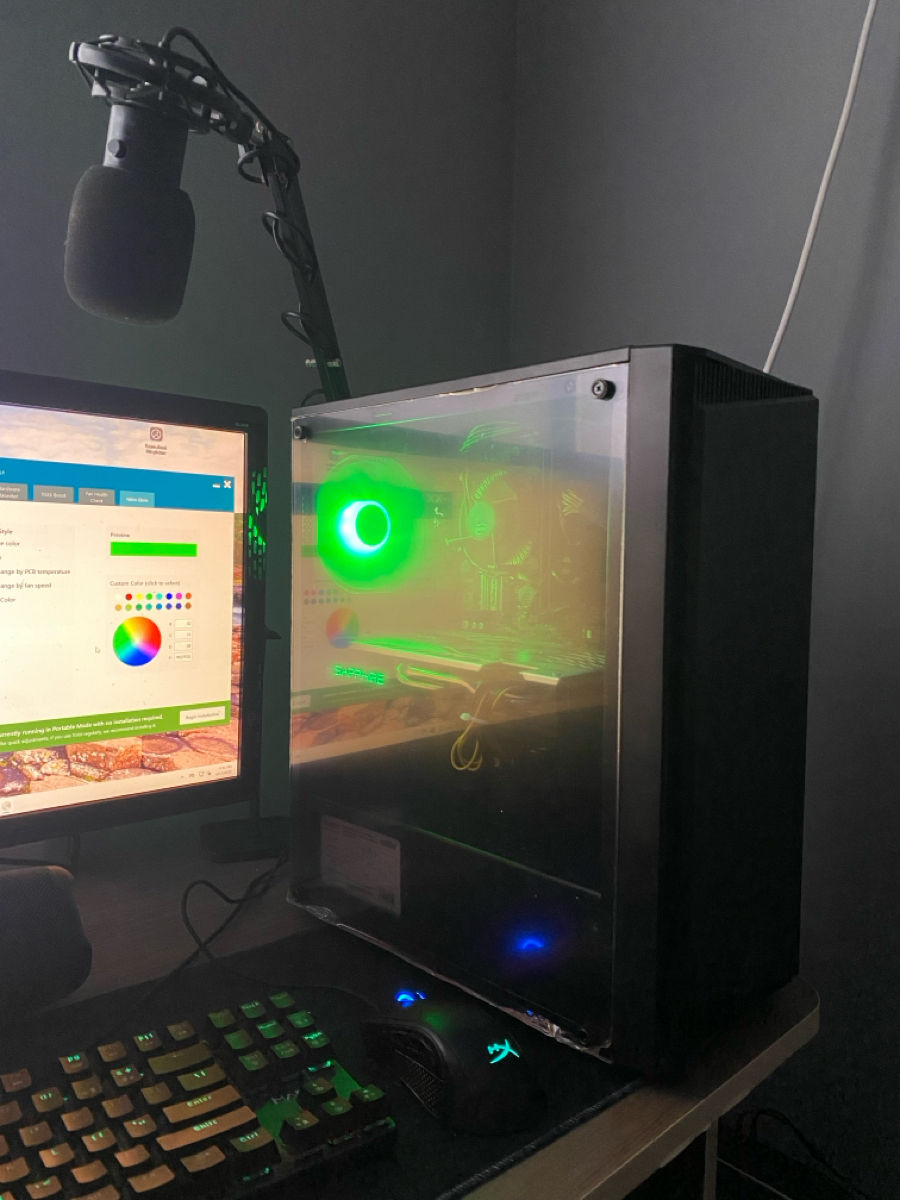 Cumpar calculatoare!