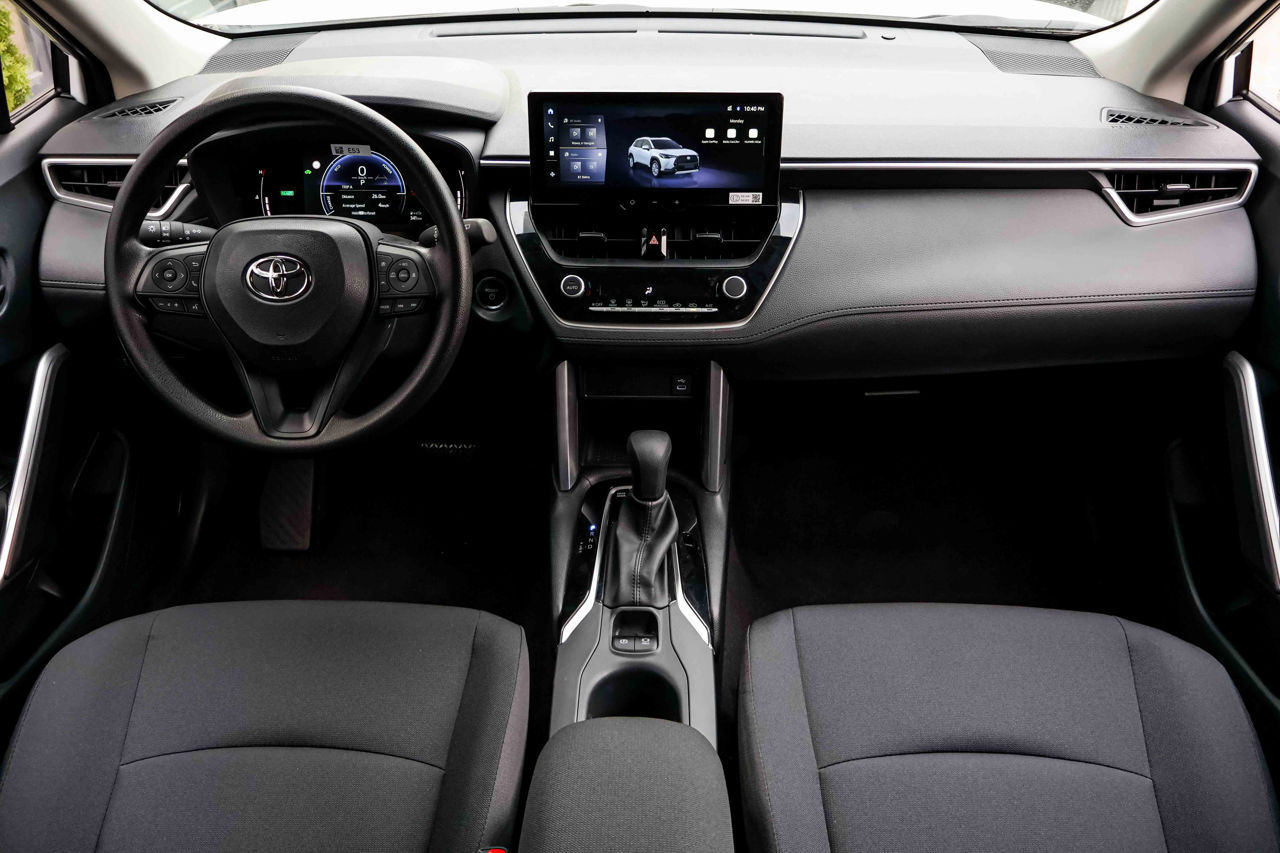 Toyota Corolla Cross an. 2024 cu rulaj 1 km, Hybrid, 19950