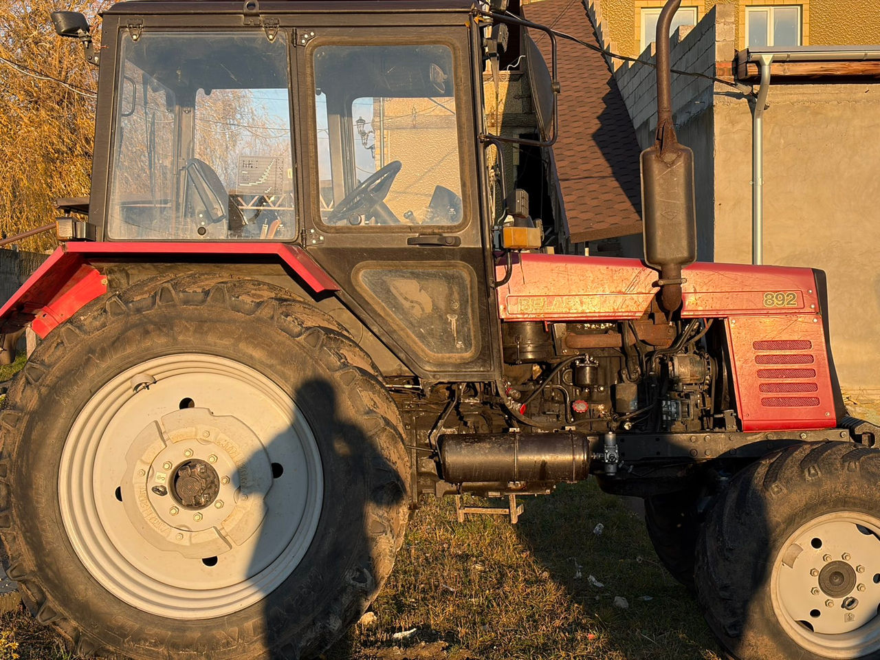 Tractor Belarus 892