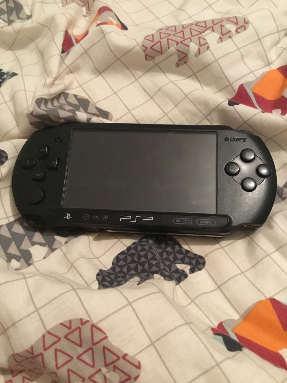 Продам PSP e 1004