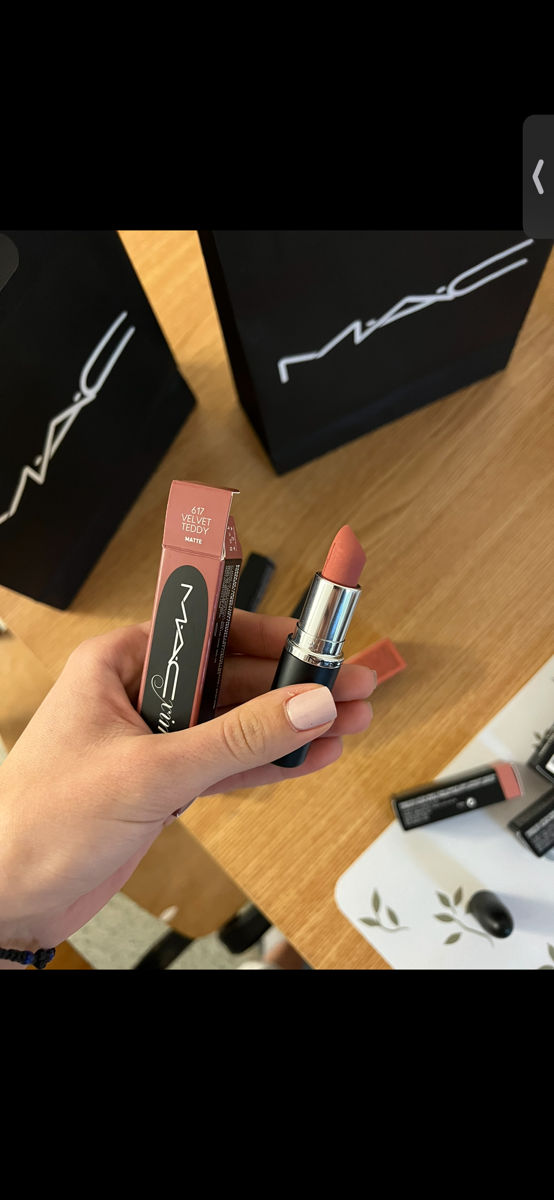 Produse de la MAC