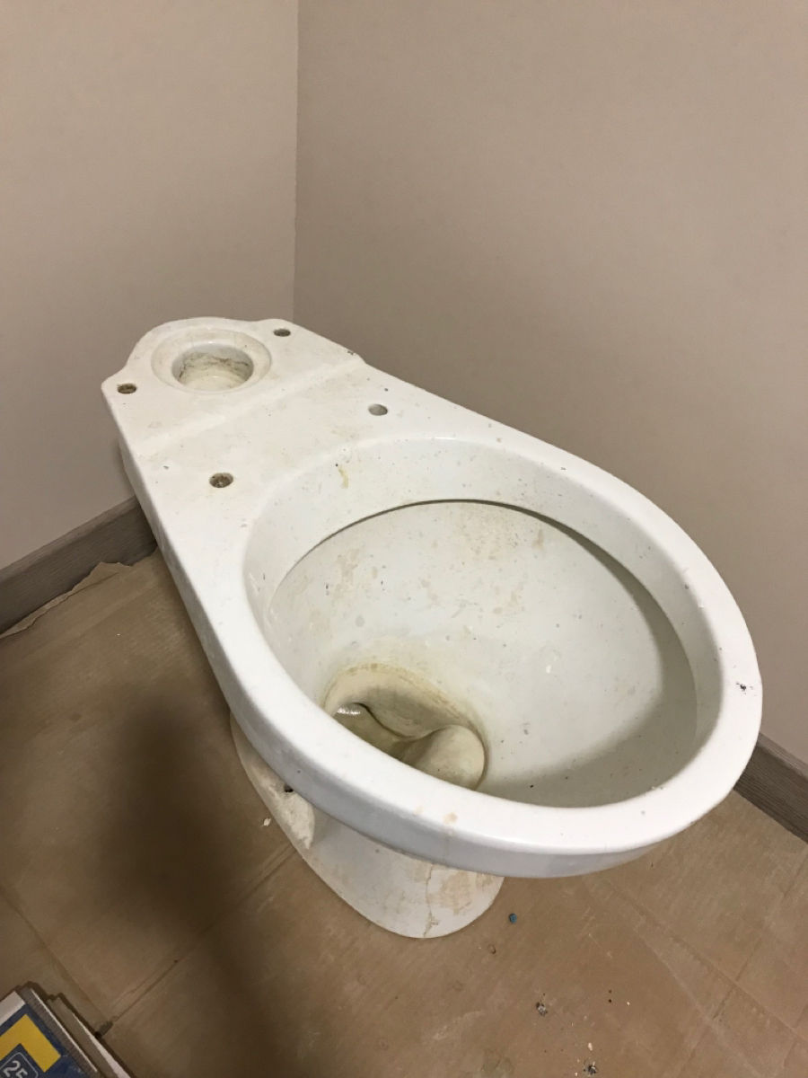 Унитаз для ремонта / для строителей / vas wc pentru reparatie