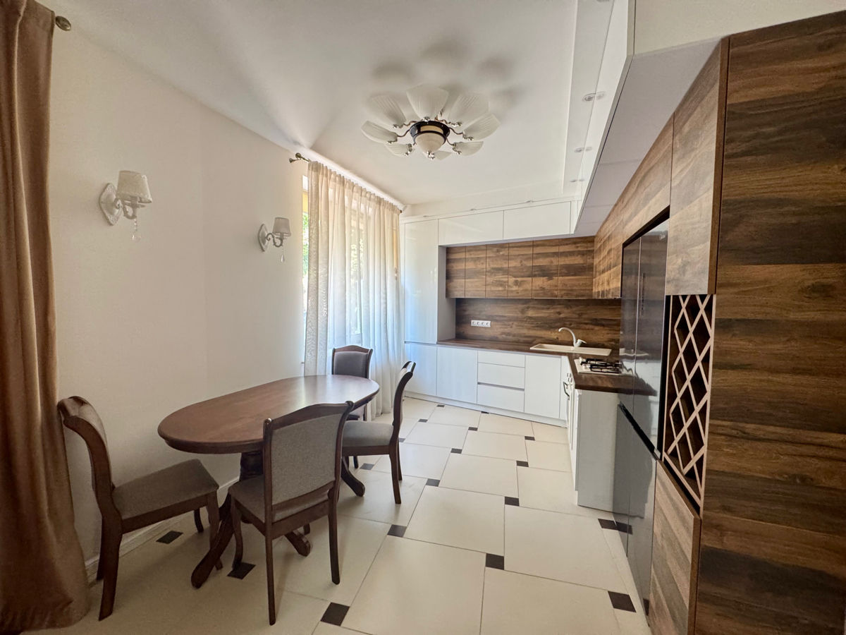 Casă de tip TownHouse lingă pădure Buiucani