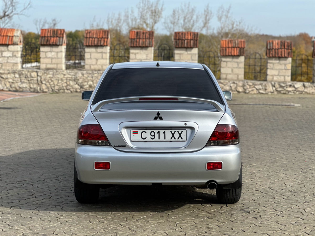 Mitsubishi Lancer an. 2003 cu rulaj 240000 km, Gaz / Benzină (metan ...