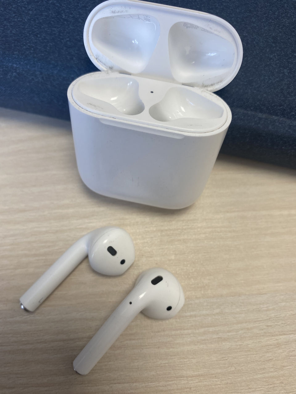 Vind AirPods 2