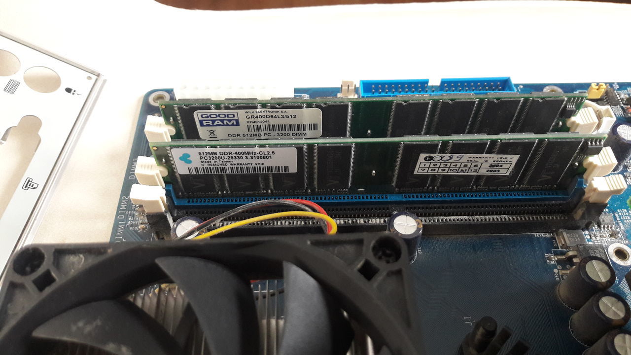 Shuttle AN35N Ultra V1.1 Socket 462 - 100Lei Ideala