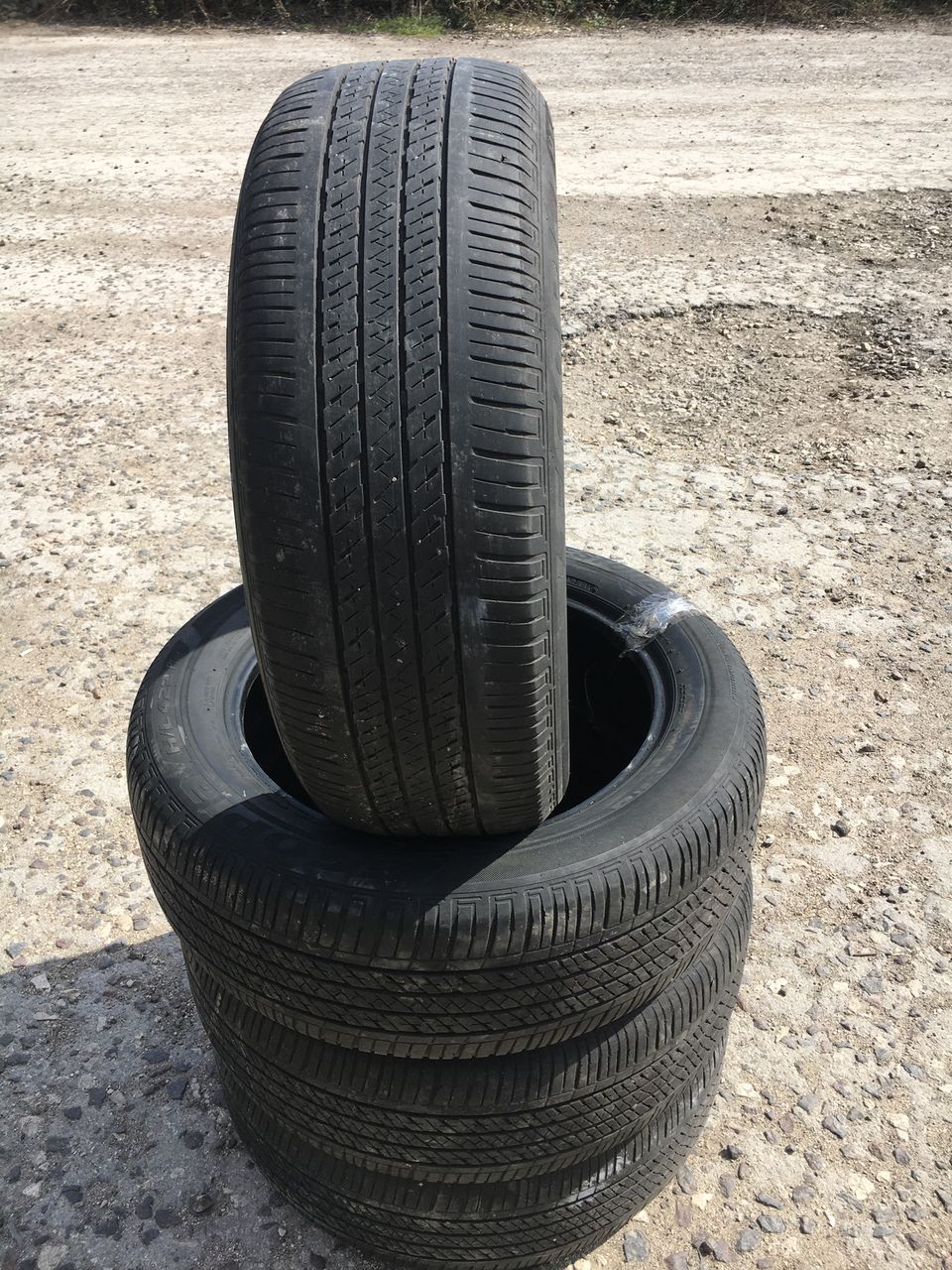 235/55 r18 Bridgestone 900lei setul