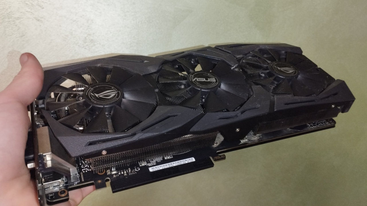 ROG-STRIX-GTX1070-O8G-GAMING