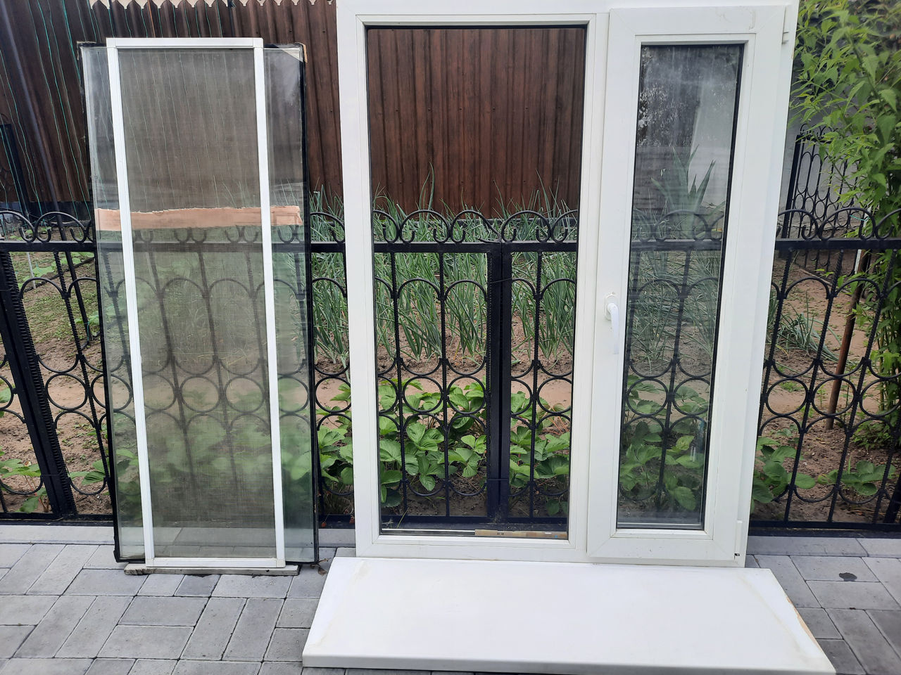 Vînd geamuri PVC Botanica.