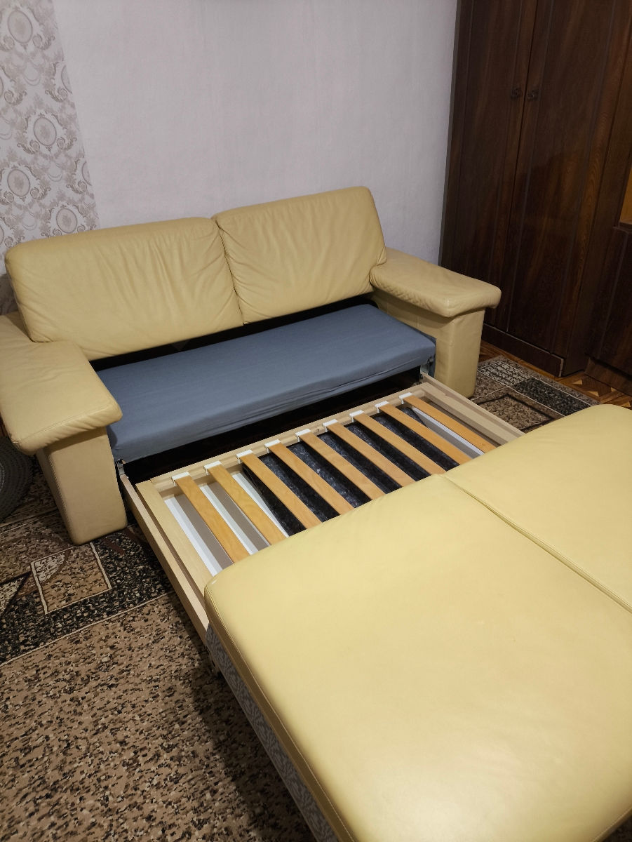 vand canapea din piele naturală