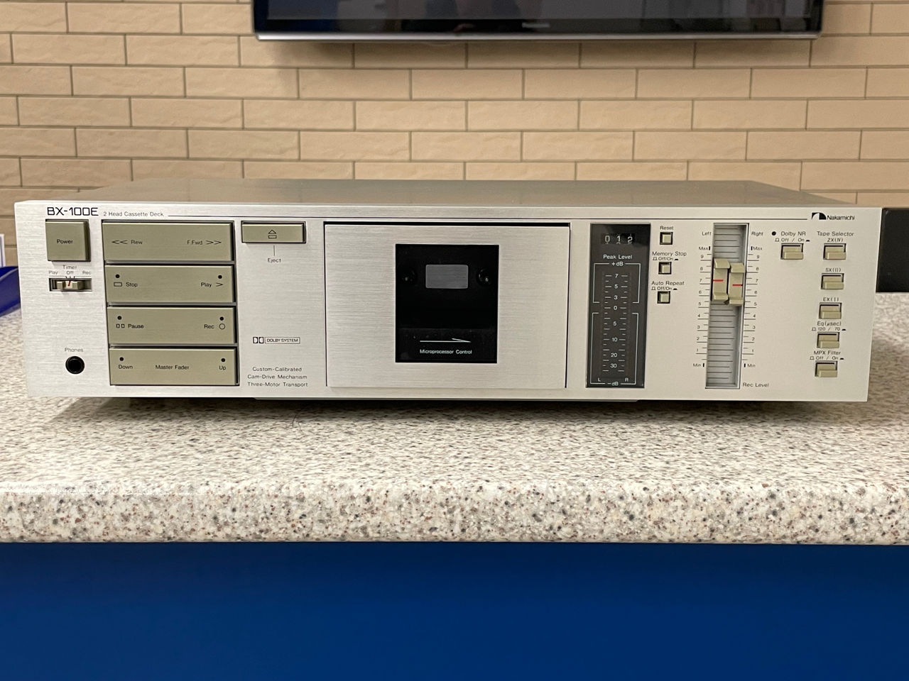 Nakamichi BX-100 в серебристом цвете