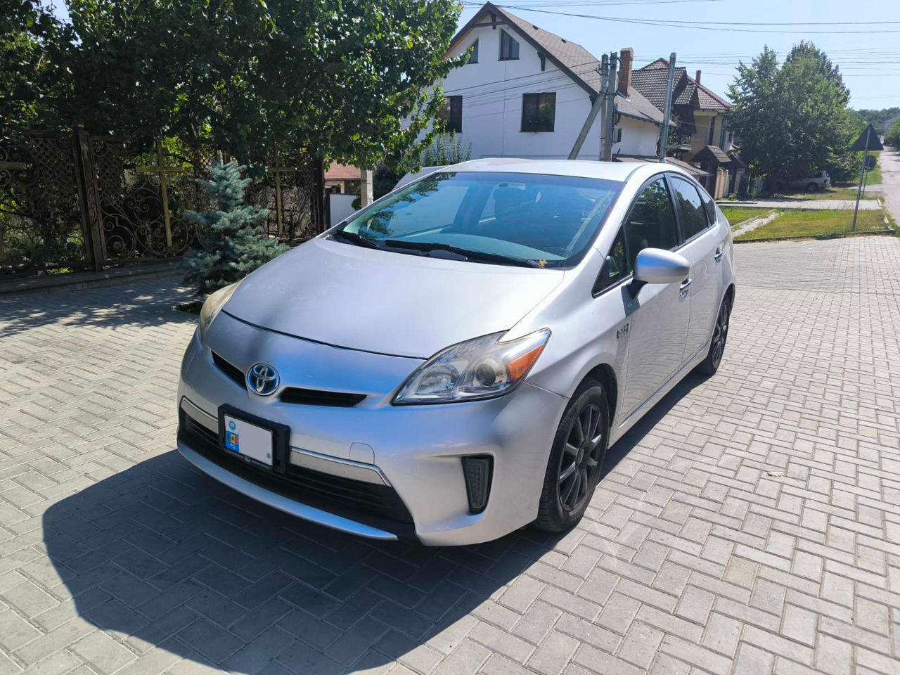 Toyota Prius an. 2014 cu rulaj 153000 mi, Plug-in Hybrid (benzină), 8700