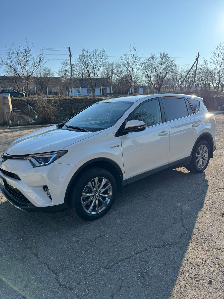 Toyota Rav 4 2017 г. с пробегом 100000 км, Гибрид, 21500