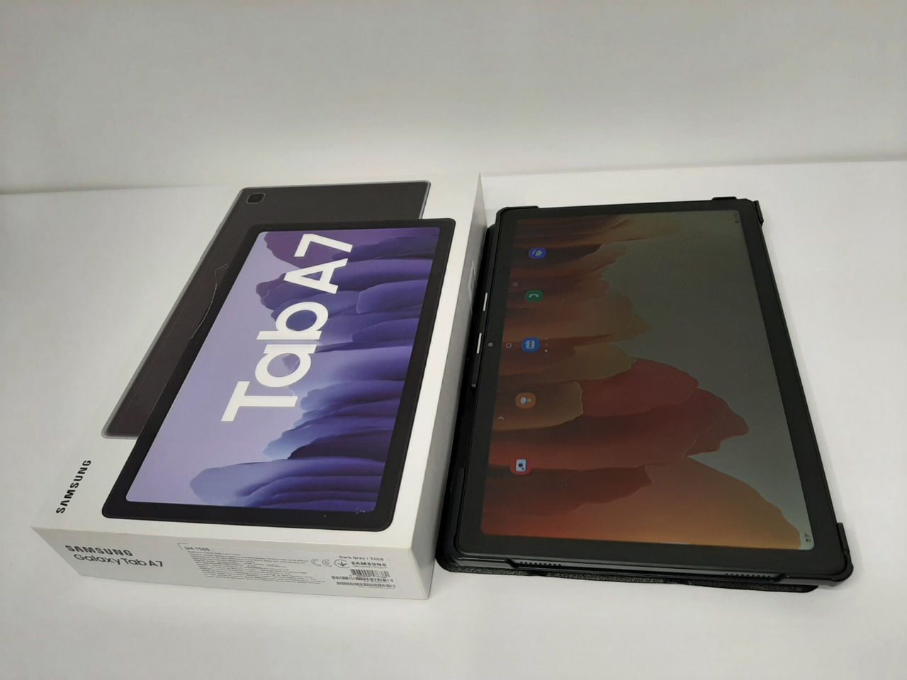 Vând tableta SAMSUNG TabA7 (second)