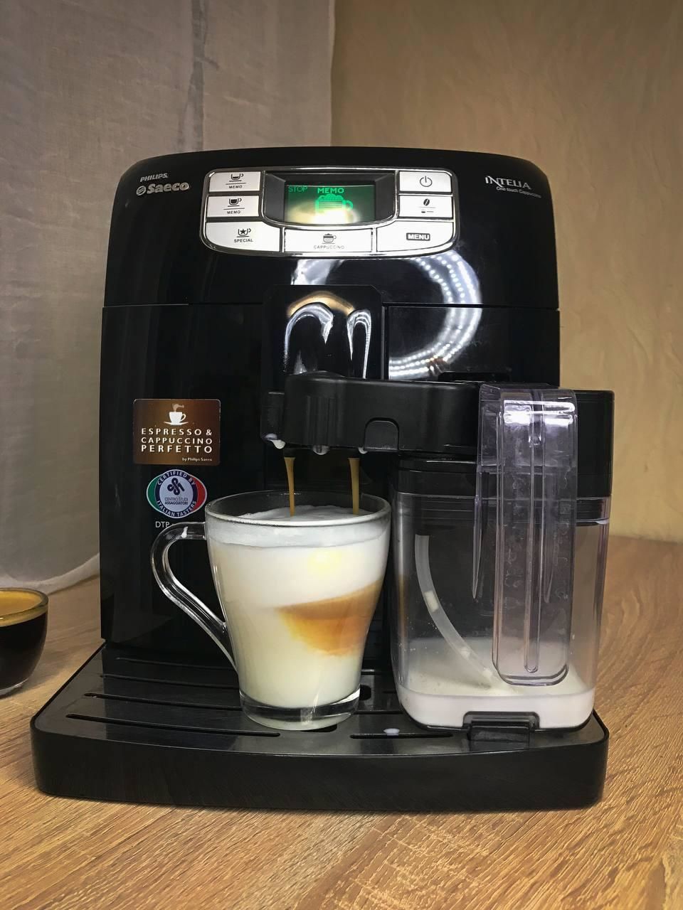 Итальянская кофемашина Saeco Intelia One Touch Cappuccino в идеальном ...